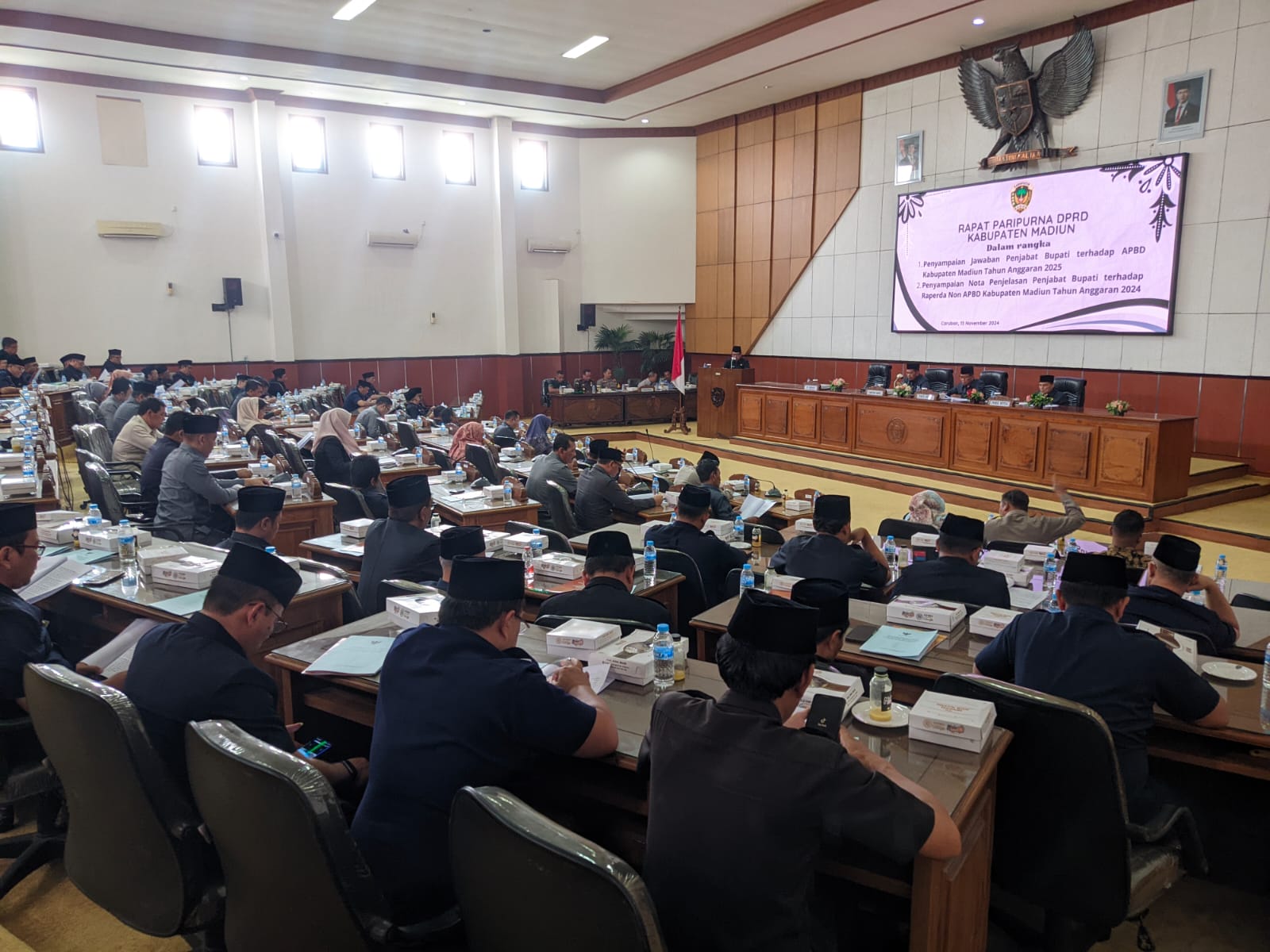 DPRD Kabupaten Madiun Rapat Paripurna dengan Agenda Jawaban Pj. Bupati Terhadap APBD 2025 ...